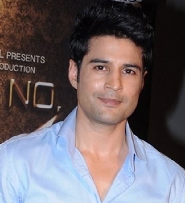 20 Bollywood Actors with the Most Captivating Smiles