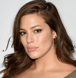 English Model Ashley Graham Biography, News, Photos, Videos | NETTV4U